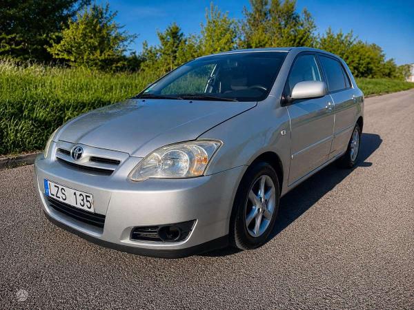 Pelēks Toyota Corolla 2005 Viļņa, ar dzinēja tilpumu 1.36 L un nobraukumu 241 tūkst. km par 1850 €, foto 1 vietnē AUTOMOTO.COM.LV