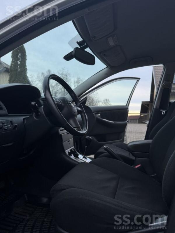 Pelēks Toyota Corolla 2005 Rīga, ar dzinēja tilpumu 1.40 L un nobraukumu 289 tūkst. km par 3900 €, foto 5 vietnē AUTOMOTO.COM.LV