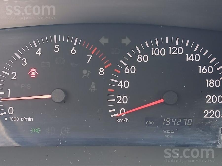 Pelēks Toyota Corolla 2005 Rīga, ar dzinēja tilpumu 1.60 L un nobraukumu 0 tūkst. km par 1990 €, foto 13 vietnē AUTOMOTO.COM.LV