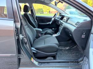 Pelēks Toyota Corolla 2005 Tallina, ar dzinēja tilpumu 1.40 L un nobraukumu 233 tūkst. km par 1490 €, foto 12 vietnē AUTOMOTO.COM.LV