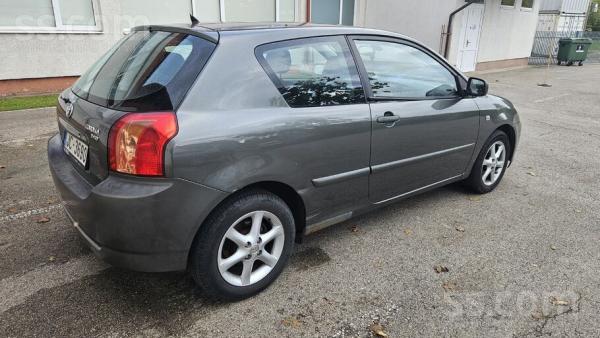 Pelēks Toyota Corolla 2005 Rīga, ar dzinēja tilpumu 1.40 L un nobraukumu 379 tūkst. km par 1000 €, foto 4 vietnē AUTOMOTO.COM.LV