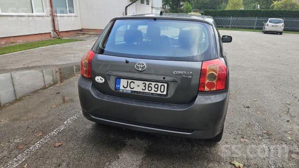 Pelēks Toyota Corolla 2005 Rīga, ar dzinēja tilpumu 1.40 L un nobraukumu 379 tūkst. km par 1000 €, foto 5 vietnē AUTOMOTO.COM.LV