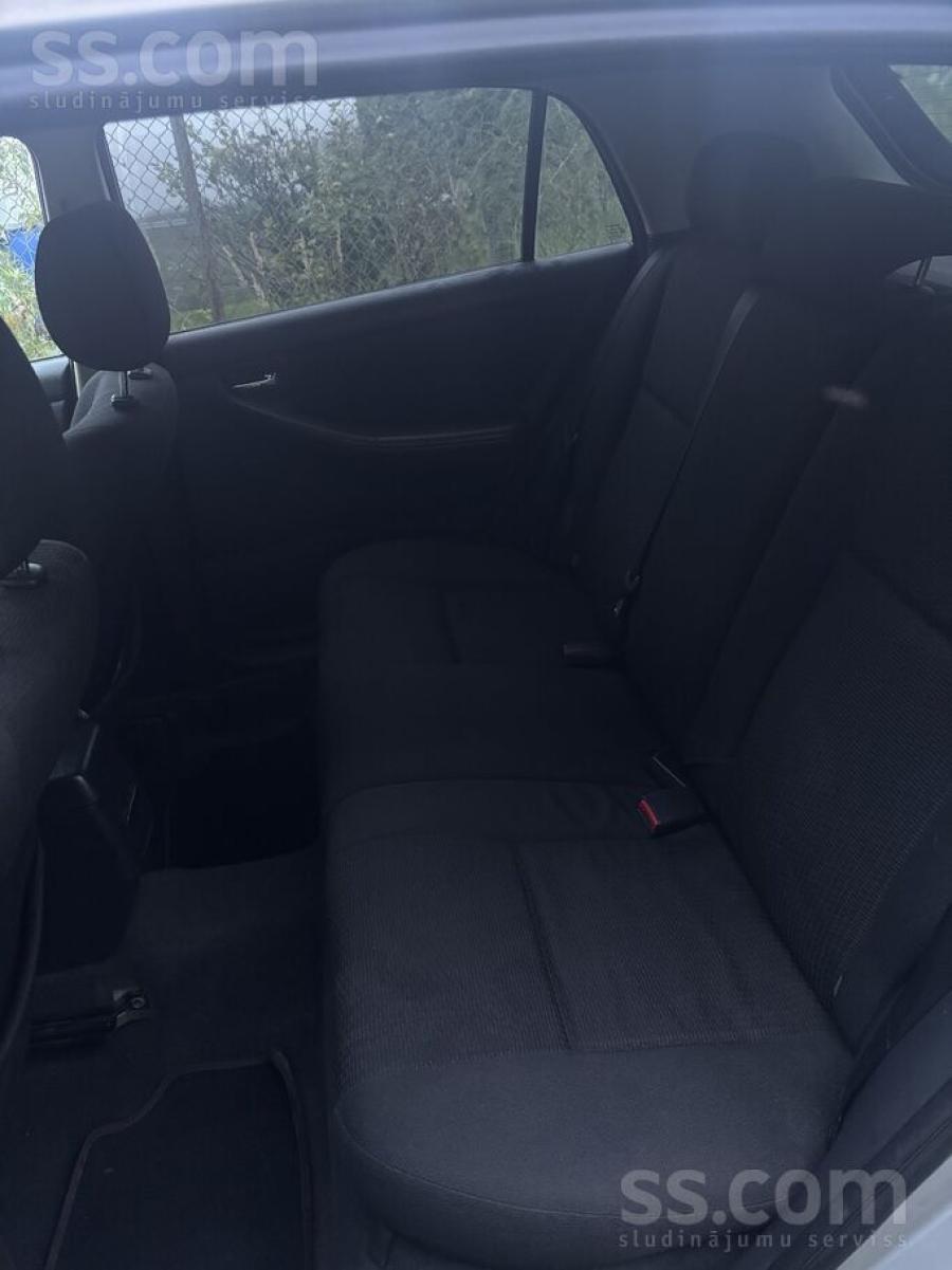Pelēks Toyota Corolla 2005 Rīga, ar dzinēja tilpumu 1.40 L un nobraukumu 0 tūkst. km par 1700 €, foto 8 vietnē AUTOMOTO.COM.LV