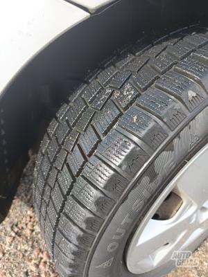 Pelēks Toyota Corolla 2005 Kauņa, ar dzinēja tilpumu 1.40 L un nobraukumu 365 tūkst. km par 1250 €, foto 12 vietnē AUTOMOTO.COM.LV