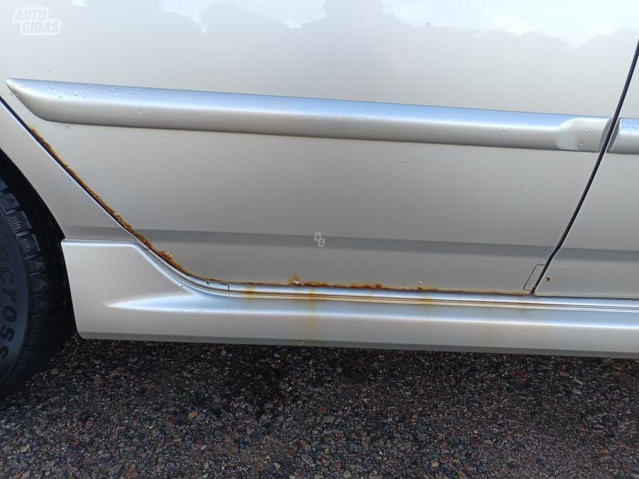Pelēks Toyota Corolla 2005 Kauņa, ar dzinēja tilpumu 1.40 L un nobraukumu 365 tūkst. km par 1250 €, foto 14 vietnē AUTOMOTO.COM.LV