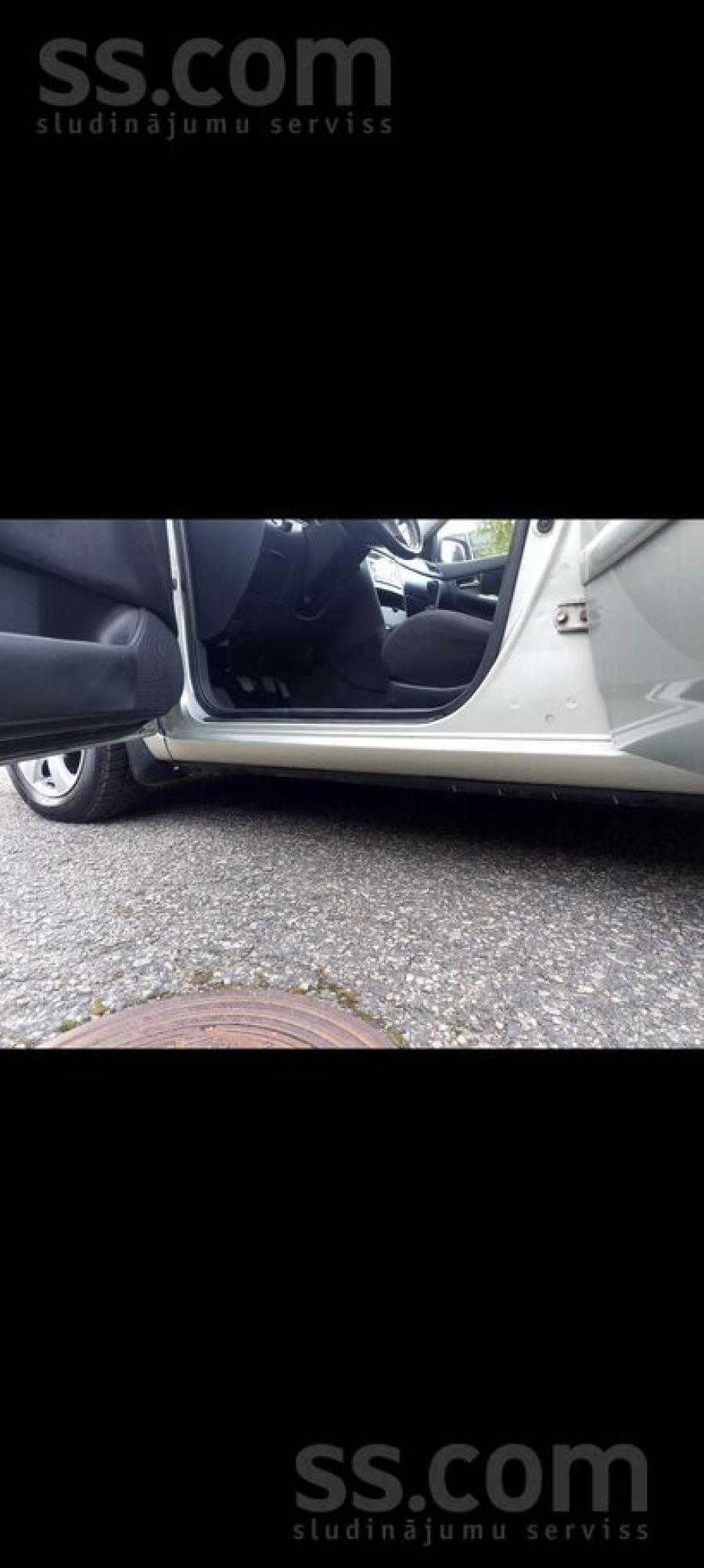Pelēks Toyota Corolla 2005 Rīga, ar dzinēja tilpumu 2.00 L un nobraukumu 237 tūkst. km par 2350 €, foto 9 vietnē AUTOMOTO.COM.LV