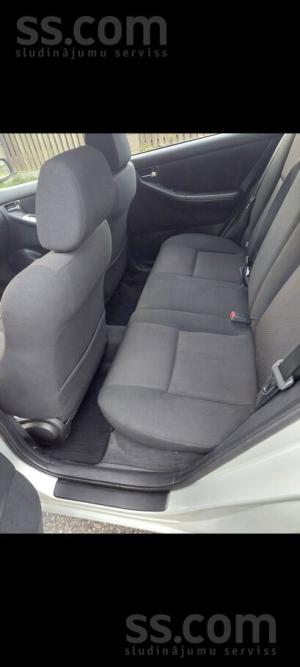 Pelēks Toyota Corolla 2005 Rīga, ar dzinēja tilpumu 2.00 L un nobraukumu 237 tūkst. km par 2350 €, foto 12 vietnē AUTOMOTO.COM.LV