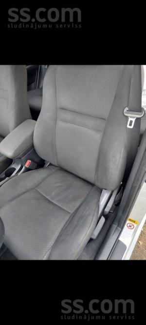 Pelēks Toyota Corolla 2005 Rīga, ar dzinēja tilpumu 2.00 L un nobraukumu 237 tūkst. km par 2350 €, foto 17 vietnē AUTOMOTO.COM.LV