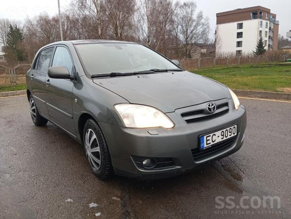 Grey Toyota Corolla 2006 in Riga, with an engine capacity of 1.60 L and mileage of 229 thousand km for 2900 €, photo 1 on AUTOMOTO.COM.LV