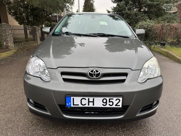 Grey Toyota Corolla 2006 in Kaunas, with an engine capacity of 2.00 L and mileage of 317 thousand km for 1950 €, photo 1 on AUTOMOTO.COM.LV