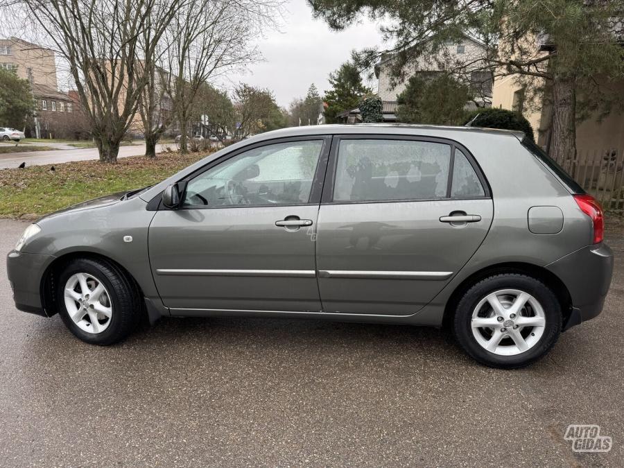 Grey Toyota Corolla 2006 in Kaunas, with an engine capacity of 2.00 L and mileage of 317 thousand km for 1950 €, photo 10 on AUTOMOTO.COM.LV