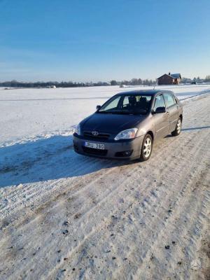Pelēks Toyota Corolla 2006 Kauņa, ar dzinēja tilpumu 1.36 L un nobraukumu 207 tūkst. km par 2300 €, foto 3 vietnē AUTOMOTO.COM.LV