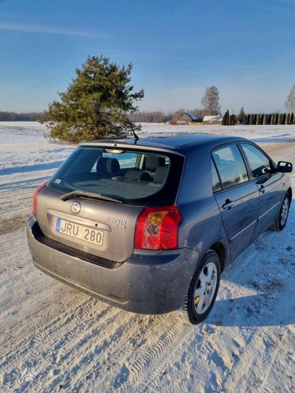 Pelēks Toyota Corolla 2006 Kauņa, ar dzinēja tilpumu 1.36 L un nobraukumu 207 tūkst. km par 2300 €, foto 9 vietnē AUTOMOTO.COM.LV