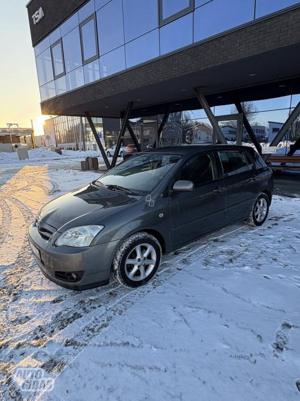 Grey Toyota Corolla 2006 in Kaunas, with an engine capacity of 1.40 L and mileage of 241 thousand km for 2750 €, photo 1 on AUTOMOTO.COM.LV