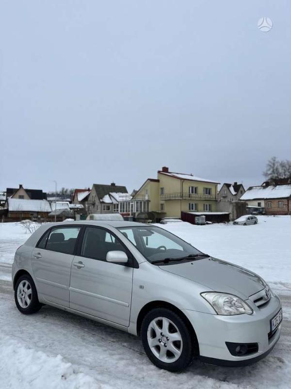 Pelēks Toyota Corolla 2006 Vievis, ar dzinēja tilpumu 2.00 L un nobraukumu 206 tūkst. km par 1999 €, foto 7 vietnē AUTOMOTO.COM.LV