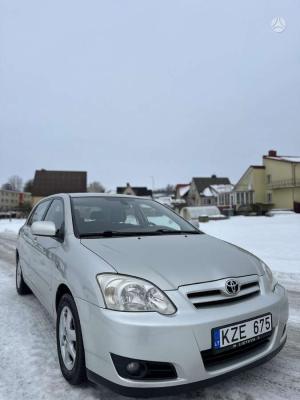 Grey Toyota Corolla 2006 in Vievis, with an engine capacity of 2.00 L and mileage of 206 thousand km for 1999 €, photo 8 on AUTOMOTO.COM.LV
