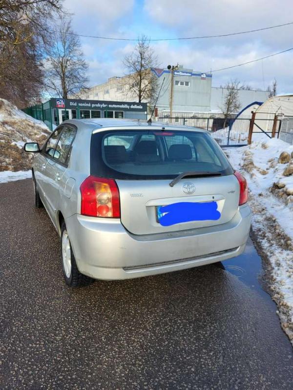 Pelēks Toyota Corolla 2006 Viļņa, ar dzinēja tilpumu 2.00 L un nobraukumu 317 tūkst. km par 2000 €, foto 7 vietnē AUTOMOTO.COM.LV
