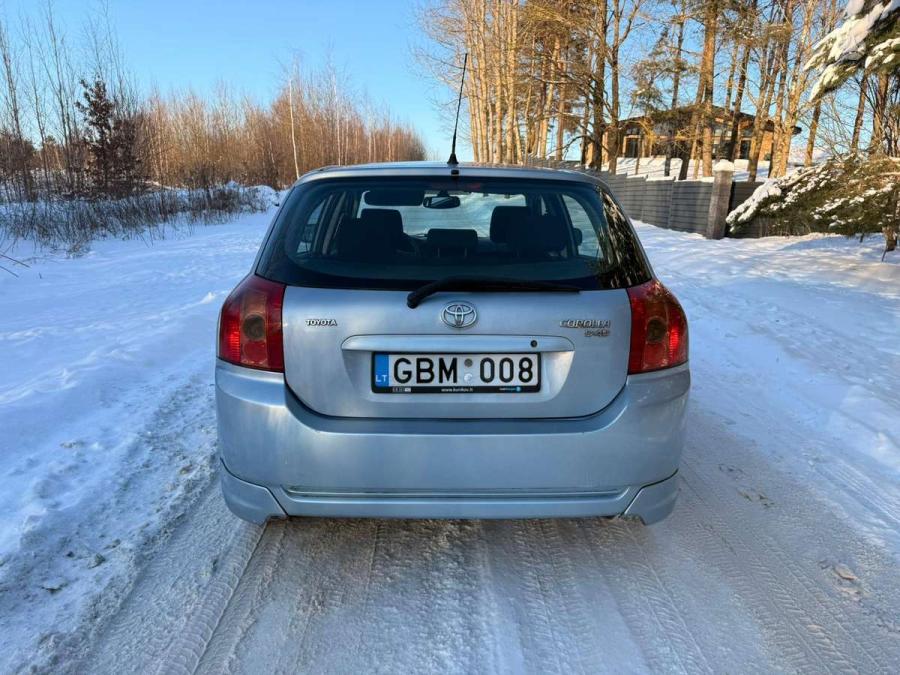 Pelēks Toyota Corolla 2006 Viļņa, ar dzinēja tilpumu 1.38 L un nobraukumu 250 tūkst. km par 2950 €, foto 4 vietnē AUTOMOTO.COM.LV
