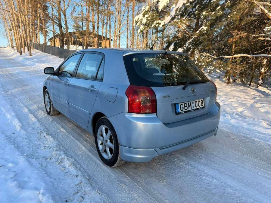 Pelēks Toyota Corolla 2006 Viļņa, ar dzinēja tilpumu 1.38 L un nobraukumu 250 tūkst. km par 2950 €, foto 5 vietnē AUTOMOTO.COM.LV