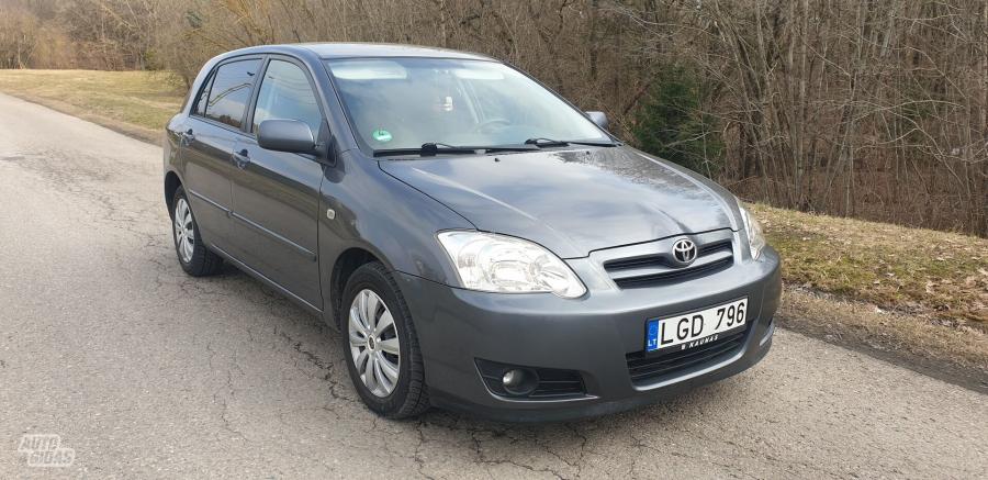 Pelēks Toyota Corolla 2006 Jonava, ar dzinēja tilpumu 1.40 L un nobraukumu 400 tūkst. km par 2300 €, foto 1 vietnē AUTOMOTO.COM.LV