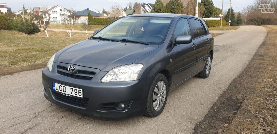 Pelēks Toyota Corolla 2006 Jonava, ar dzinēja tilpumu 1.40 L un nobraukumu 400 tūkst. km par 2300 €, foto 3 vietnē AUTOMOTO.COM.LV