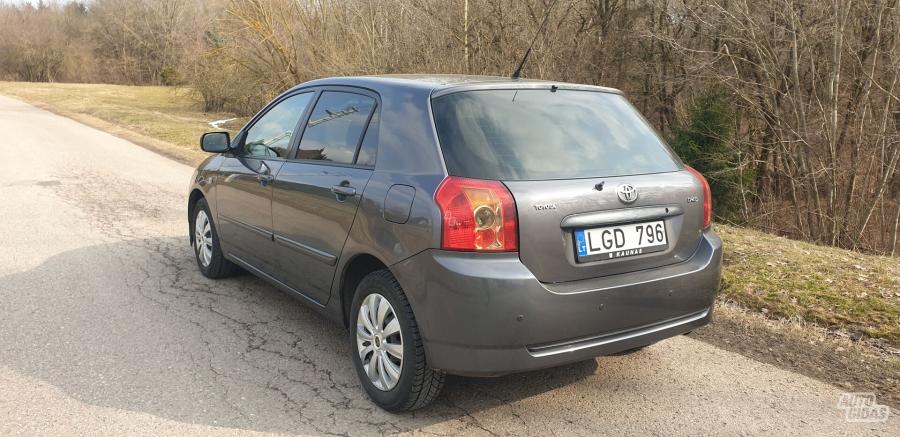 Pelēks Toyota Corolla 2006 Jonava, ar dzinēja tilpumu 1.40 L un nobraukumu 400 tūkst. km par 2300 €, foto 5 vietnē AUTOMOTO.COM.LV