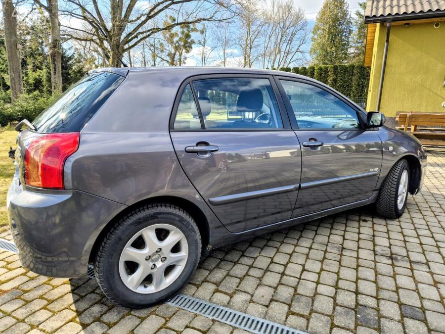 Pelēks Toyota Corolla 2006 Prienai, ar dzinēja tilpumu 1.40 L un nobraukumu 246 tūkst. km par 2450 €, foto 5 vietnē AUTOMOTO.COM.LV