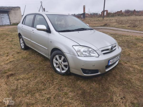 Pelēks Toyota Corolla 2006 Ignalina, ar dzinēja tilpumu 2.00 L un nobraukumu 299 tūkst. km par 1100 €, foto 1 vietnē AUTOMOTO.COM.LV