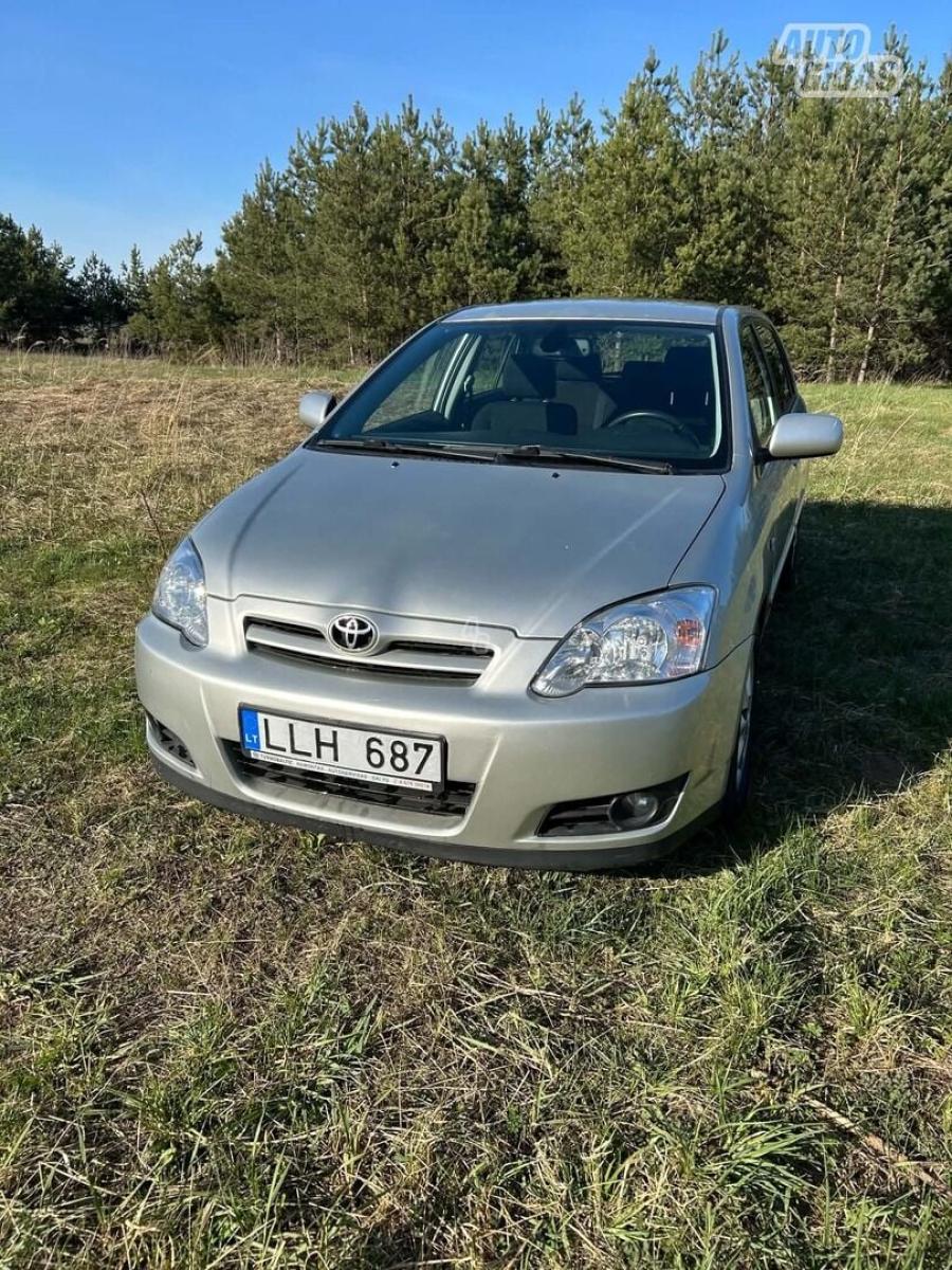 Pelēks Toyota Corolla 2006 Viļņa, ar dzinēja tilpumu 2.00 L un nobraukumu 276 tūkst. km par 1800 €, foto 1 vietnē AUTOMOTO.COM.LV