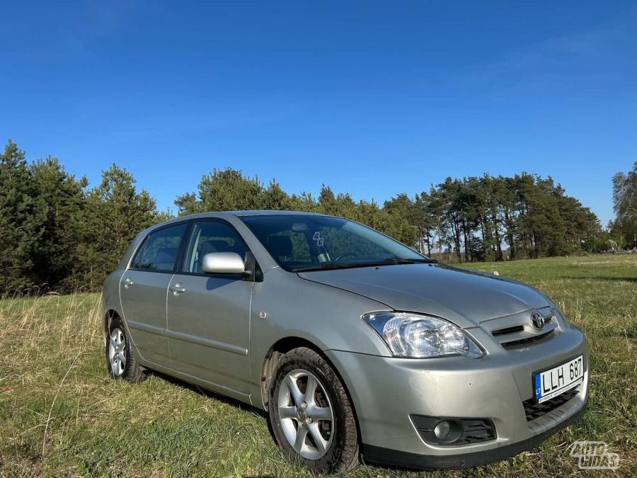 Pelēks Toyota Corolla 2006 Viļņa, ar dzinēja tilpumu 2.00 L un nobraukumu 276 tūkst. km par 1800 €, foto 4 vietnē AUTOMOTO.COM.LV