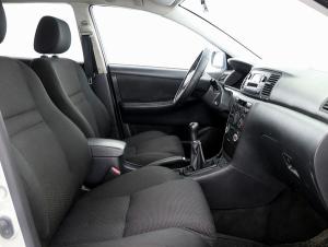 Grey Toyota Corolla 2006 in Tallinn, with an engine capacity of 1.40 L and mileage of 279 thousand km for 1899 €, photo 7 on AUTOMOTO.COM.LV