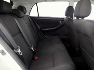 Grey Toyota Corolla 2006 in Tallinn, with an engine capacity of 1.40 L and mileage of 279 thousand km for 1899 €, photo 8 on AUTOMOTO.COM.LV
