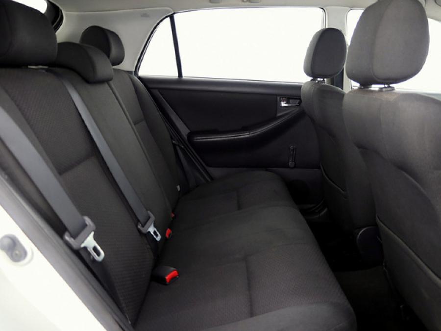 Grey Toyota Corolla 2006 in Tallinn, with an engine capacity of 1.40 L and mileage of 279 thousand km for 1899 €, photo 8 on AUTOMOTO.COM.LV