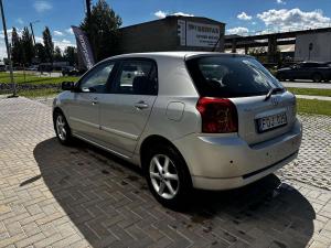 Pelēks Toyota Corolla 2006 Kauņa, ar dzinēja tilpumu 2.00 L un nobraukumu 323 tūkst. km par 1000 €, foto 4 vietnē AUTOMOTO.COM.LV