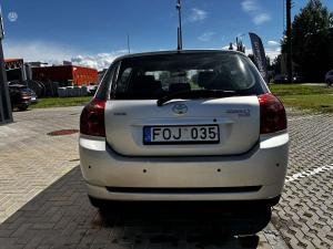 Pelēks Toyota Corolla 2006 Kauņa, ar dzinēja tilpumu 2.00 L un nobraukumu 323 tūkst. km par 1000 €, foto 5 vietnē AUTOMOTO.COM.LV
