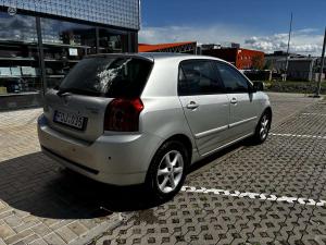 Pelēks Toyota Corolla 2006 Kauņa, ar dzinēja tilpumu 2.00 L un nobraukumu 323 tūkst. km par 1000 €, foto 6 vietnē AUTOMOTO.COM.LV