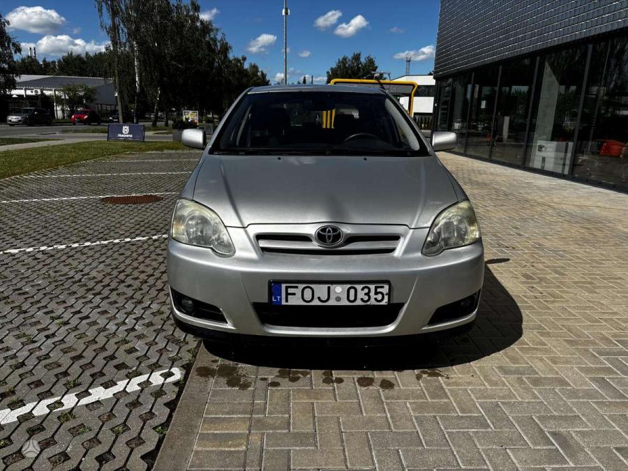 Pelēks Toyota Corolla 2006 Kauņa, ar dzinēja tilpumu 2.00 L un nobraukumu 323 tūkst. km par 1000 €, foto 8 vietnē AUTOMOTO.COM.LV