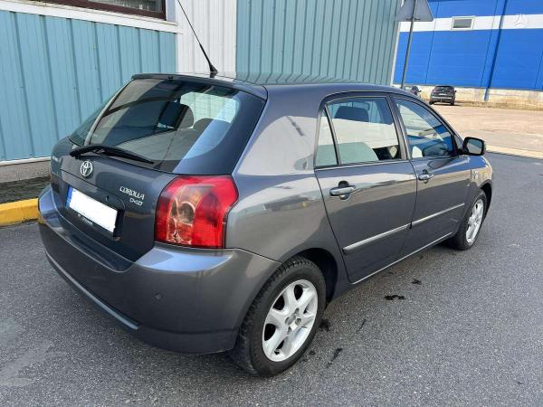 Grey Toyota Corolla 2006 in Vilnius, with an engine capacity of 1.40 L and mileage of 220 thousand km for 2499 €, photo 4 on AUTOMOTO.COM.LV