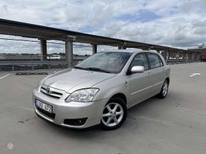 Pelēks Toyota Corolla 2006 Viļņa, ar dzinēja tilpumu 1.36 L un nobraukumu 230 tūkst. km par 2350 €, foto  vietnē AUTOMOTO.COM.LV
