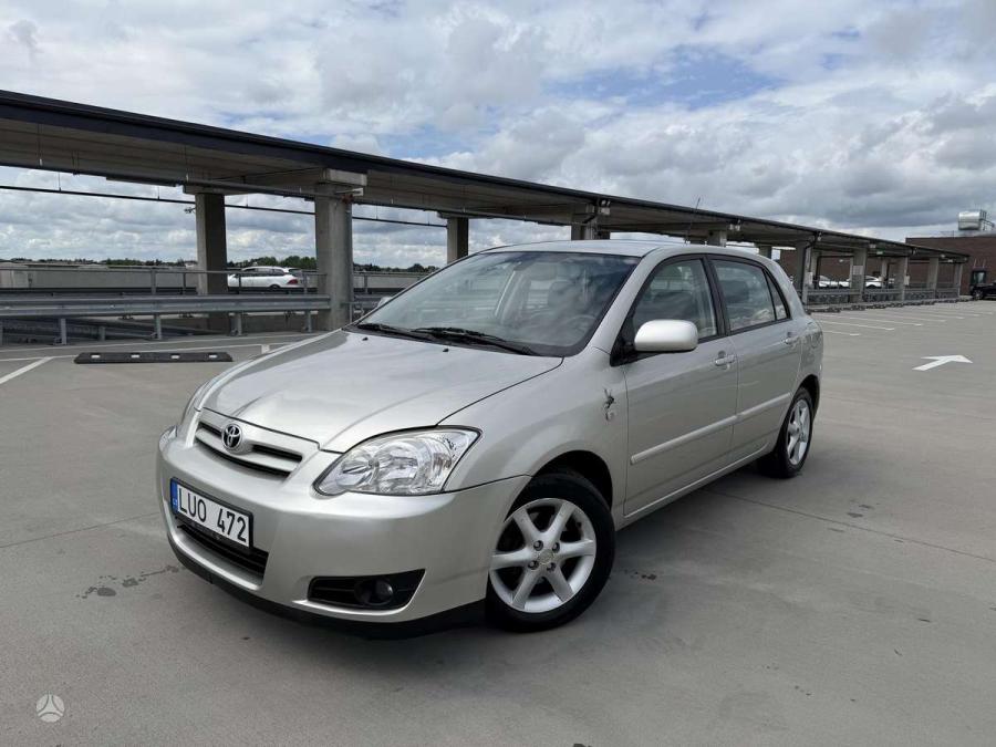 Pelēks Toyota Corolla 2006 Viļņa, ar dzinēja tilpumu 1.36 L un nobraukumu 230 tūkst. km par 2350 €, foto 1 vietnē AUTOMOTO.COM.LV