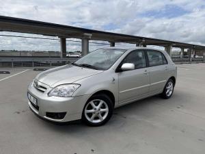 Pelēks Toyota Corolla 2006 Viļņa, ar dzinēja tilpumu 1.36 L un nobraukumu 230 tūkst. km par 2350 €, foto 3 vietnē AUTOMOTO.COM.LV