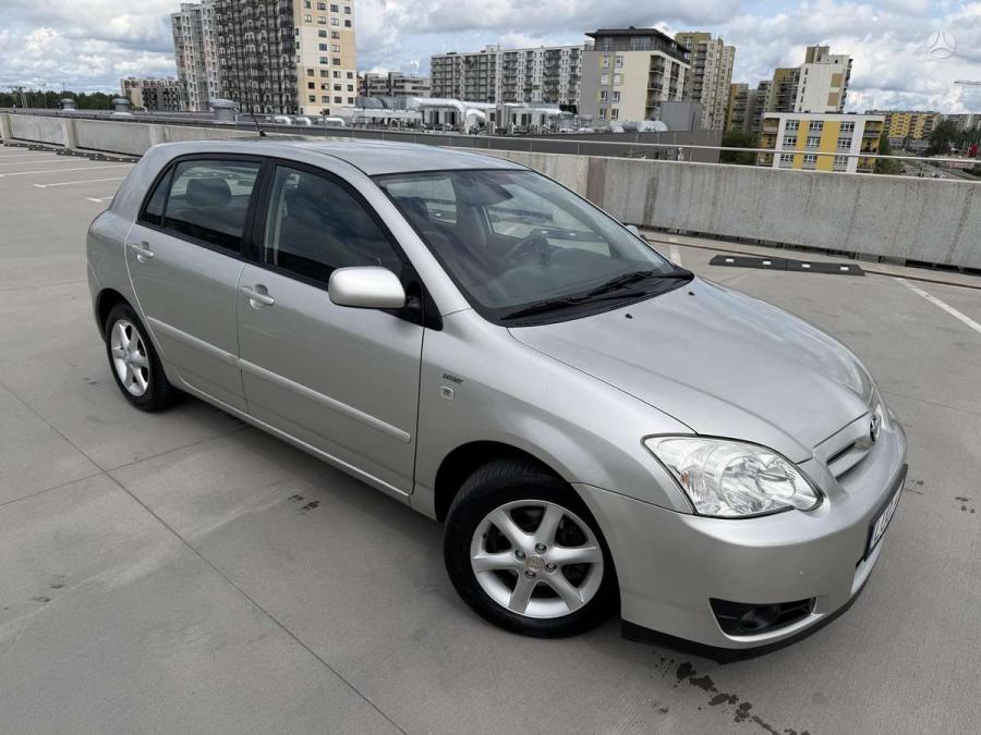 Pelēks Toyota Corolla 2006 Viļņa, ar dzinēja tilpumu 1.36 L un nobraukumu 230 tūkst. km par 2350 €, foto 5 vietnē AUTOMOTO.COM.LV