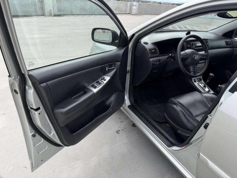 Pelēks Toyota Corolla 2006 Viļņa, ar dzinēja tilpumu 1.36 L un nobraukumu 230 tūkst. km par 2350 €, foto 16 vietnē AUTOMOTO.COM.LV