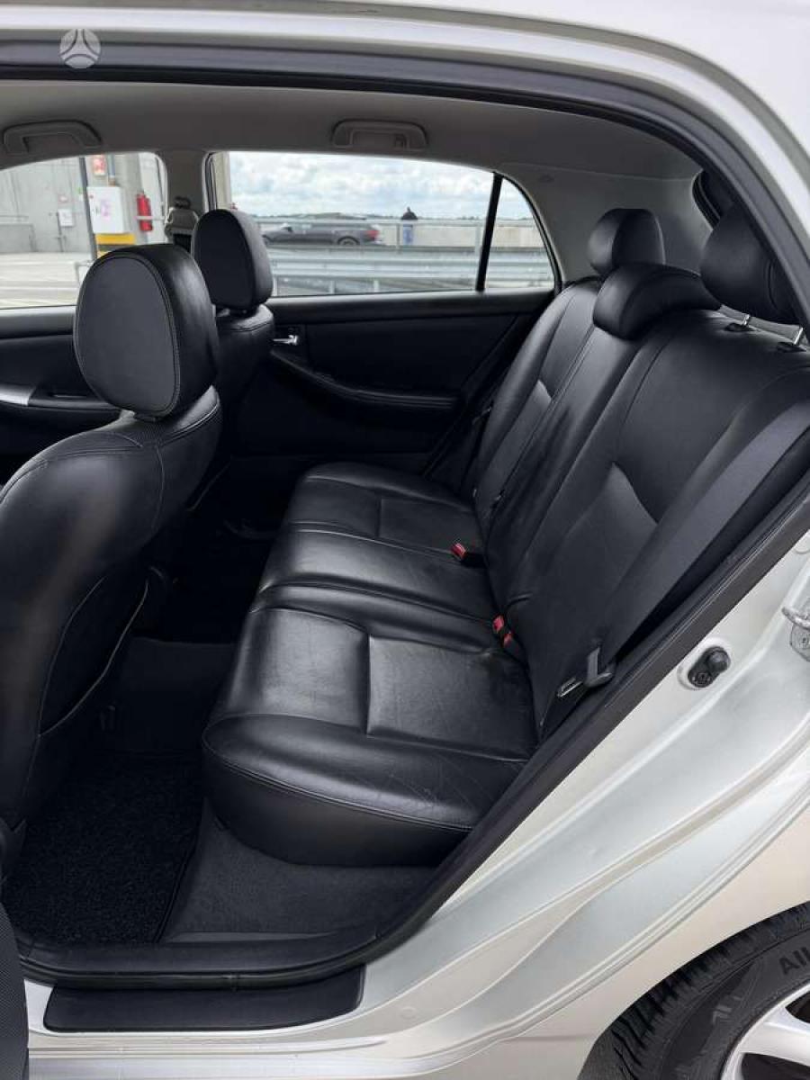 Pelēks Toyota Corolla 2006 Viļņa, ar dzinēja tilpumu 1.36 L un nobraukumu 230 tūkst. km par 2350 €, foto 20 vietnē AUTOMOTO.COM.LV