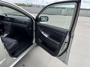 Pelēks Toyota Corolla 2006 Viļņa, ar dzinēja tilpumu 1.36 L un nobraukumu 230 tūkst. km par 2350 €, foto 24 vietnē AUTOMOTO.COM.LV