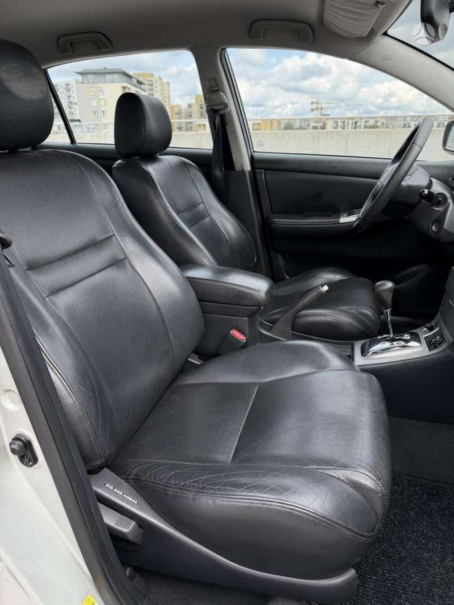 Pelēks Toyota Corolla 2006 Viļņa, ar dzinēja tilpumu 1.36 L un nobraukumu 230 tūkst. km par 2350 €, foto 25 vietnē AUTOMOTO.COM.LV