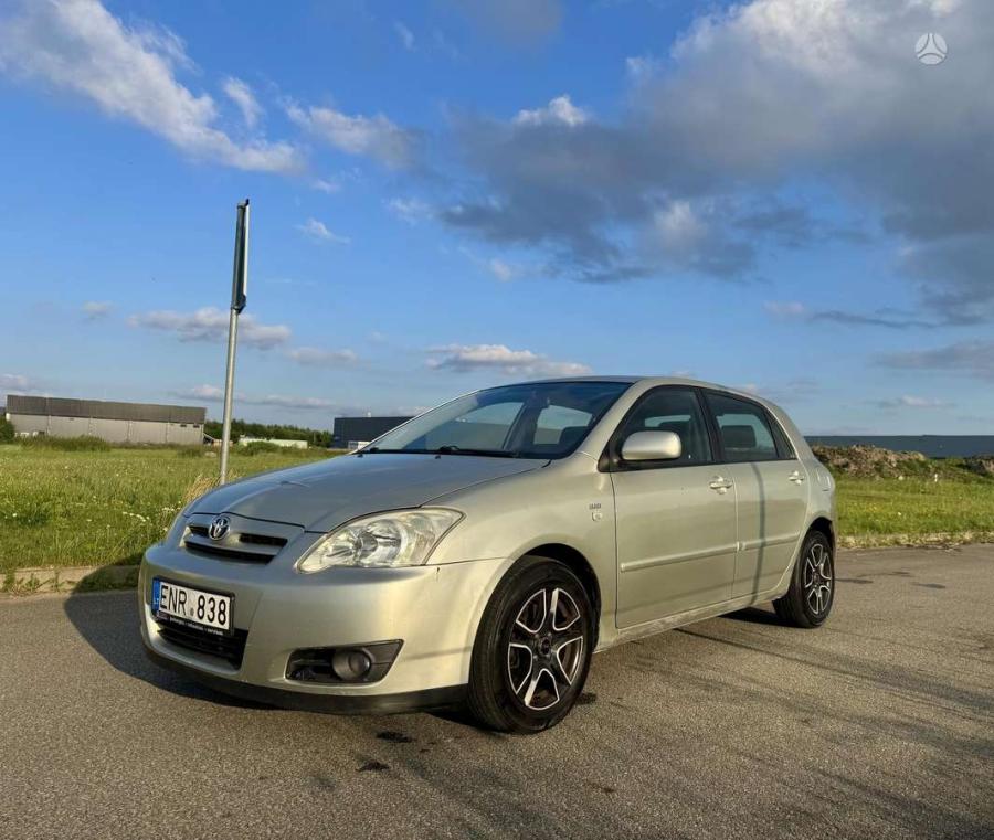 Grey Toyota Corolla 2006 in Panevezys, with an engine capacity of 1.40 L and mileage of 207 thousand km for 1850 €, photo 3 on AUTOMOTO.COM.LV