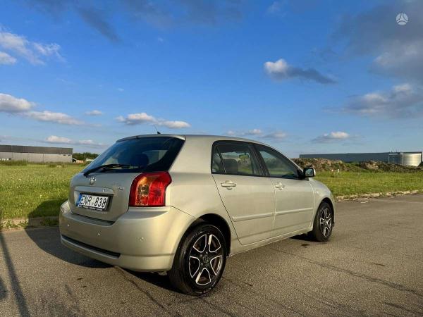 Pelēks Toyota Corolla 2006 Panevēža, ar dzinēja tilpumu 1.40 L un nobraukumu 207 tūkst. km par 1850 €, foto 5 vietnē AUTOMOTO.COM.LV