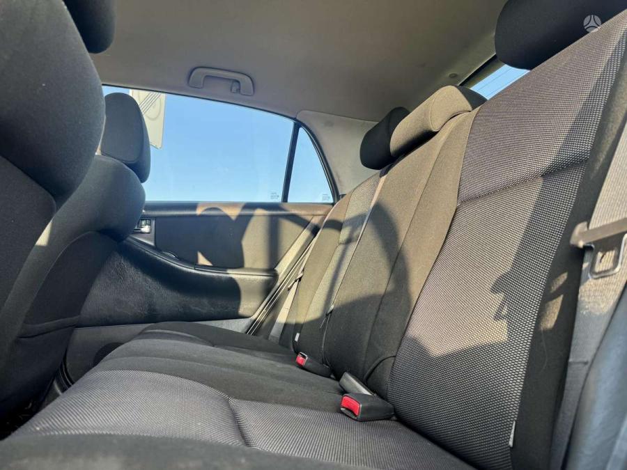 Grey Toyota Corolla 2006 in Panevezys, with an engine capacity of 1.40 L and mileage of 207 thousand km for 1850 €, photo 16 on AUTOMOTO.COM.LV