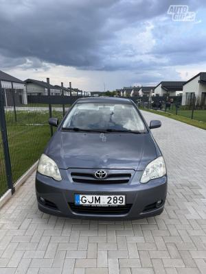 Pelēks Toyota Corolla 2006 Kauņa, ar dzinēja tilpumu 2.00 L un nobraukumu 178 tūkst. km par 2000 €, foto 3 vietnē AUTOMOTO.COM.LV